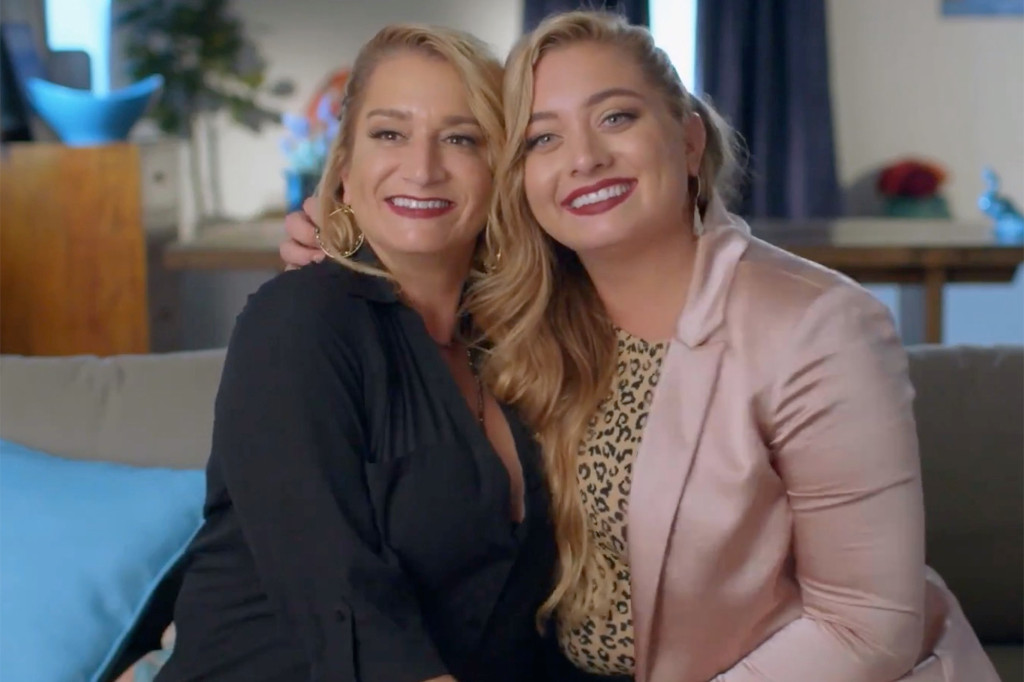 Inseparable Mother Daughter Duo Even Share Panties In Their