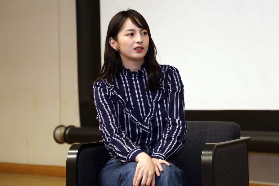 【放送事故】TBS生中継に「奇声男」乱入...視聴者も騒然... - Hachibachi