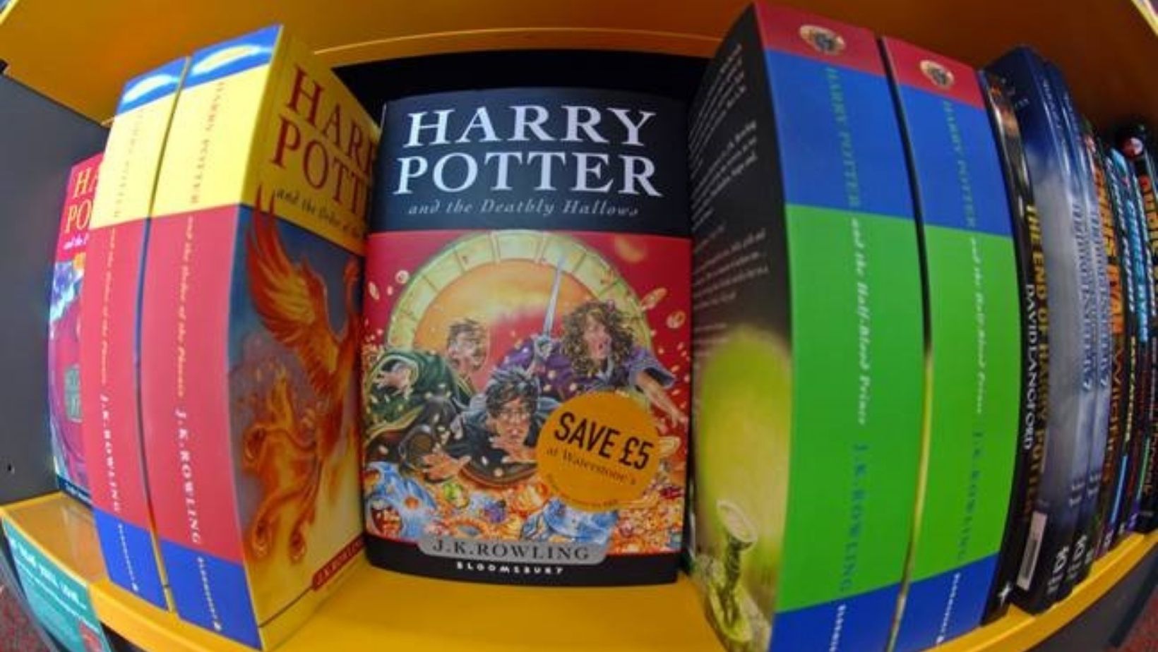 Universities Raise WARNING On Harry Potter Books To Warn Students Of universities-raise-warning-on-harry-potter-books-to-warn-students-of