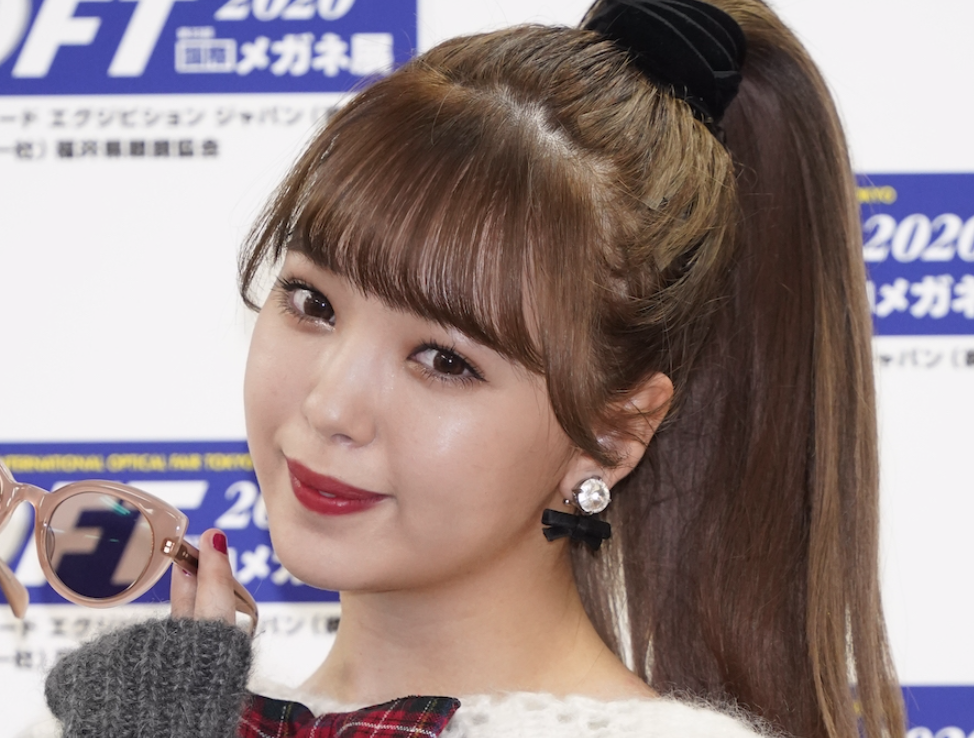 【写真】藤田ニコル 情欲をそそる下半身を公開 水着からハミ出したお りに視線集中「絶妙なムッチリ具合」 Hachibachi