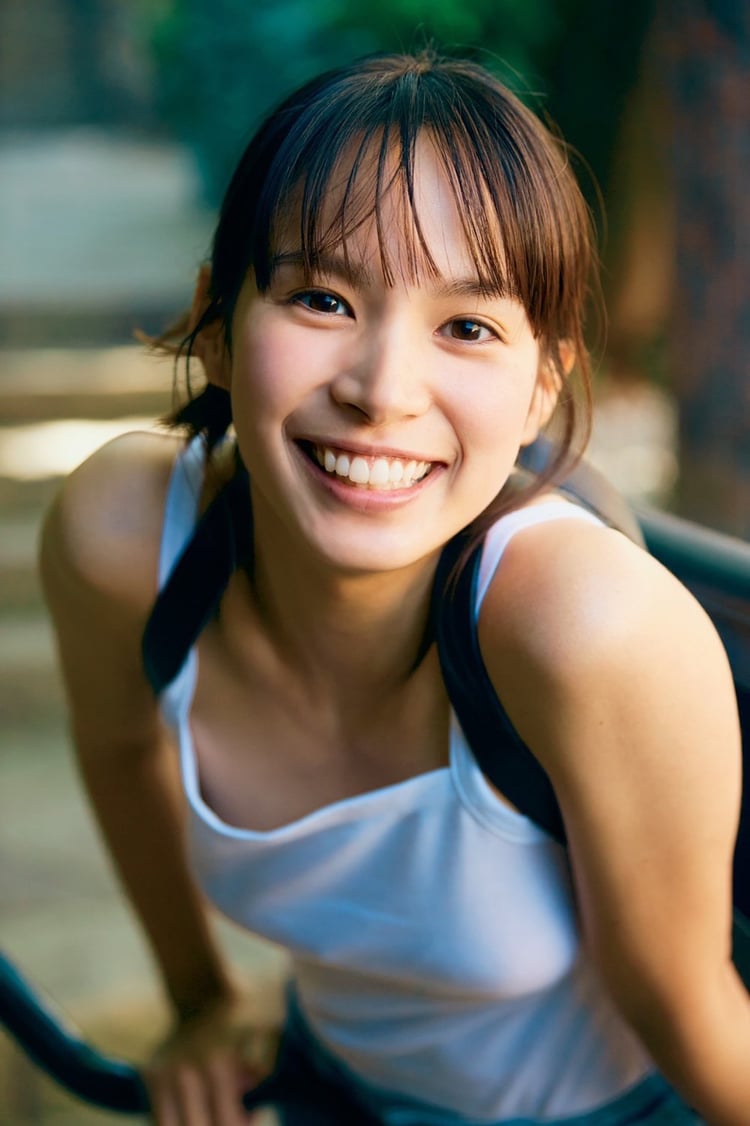 関水渚「泡だけで大事な所を隠し…」衝撃のマ⚫️パシーンが話題に「一枚ずつ脱いでいくのはずるい」「永久保存だわ」 - Hachibachi