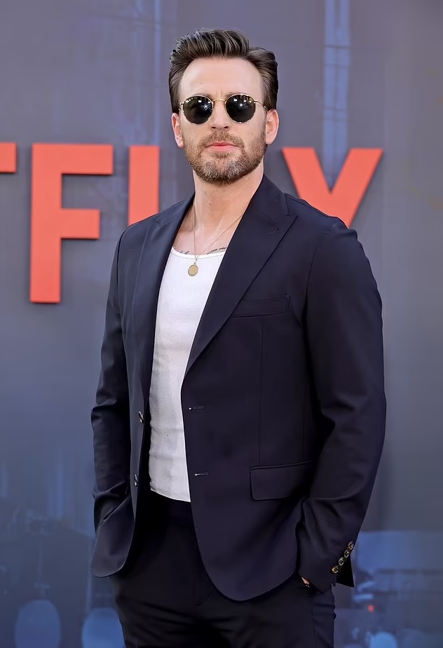 BREAKING: Chris Evans Gets MARRIED In Secret Ceremony - Small Joys BREAKING: Chris Evans Gets MARRIED In Secret Ceremony - Small Joys