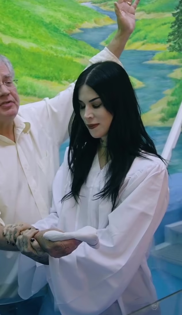Kat Von D Gets Baptized After Renouncing The Occult And Witchcraft - Small Joys